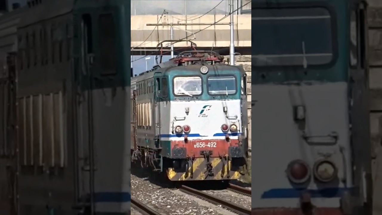 [Treni] E656.492 + Treno Intercity Sun 730 in transito! - YouTube