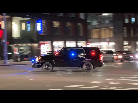 Seattle PD slicktop SUV responding with Dozer + SWAT SUV responding ...