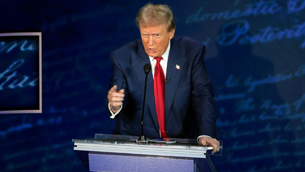 Moderator called out after incorrectly fact checking Donald Trump ...