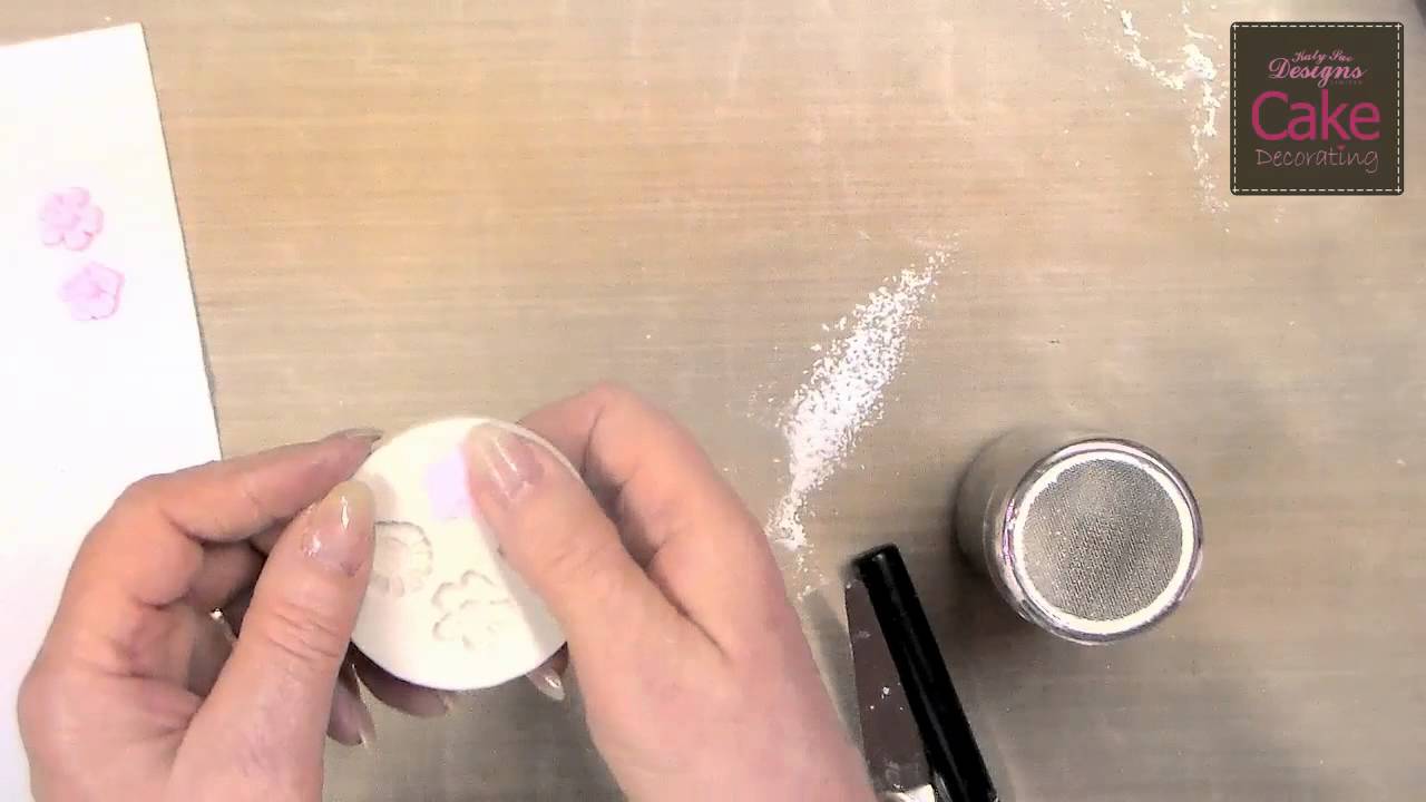 Sugarcraft Little Flowers for Cake Decorating - YouTube