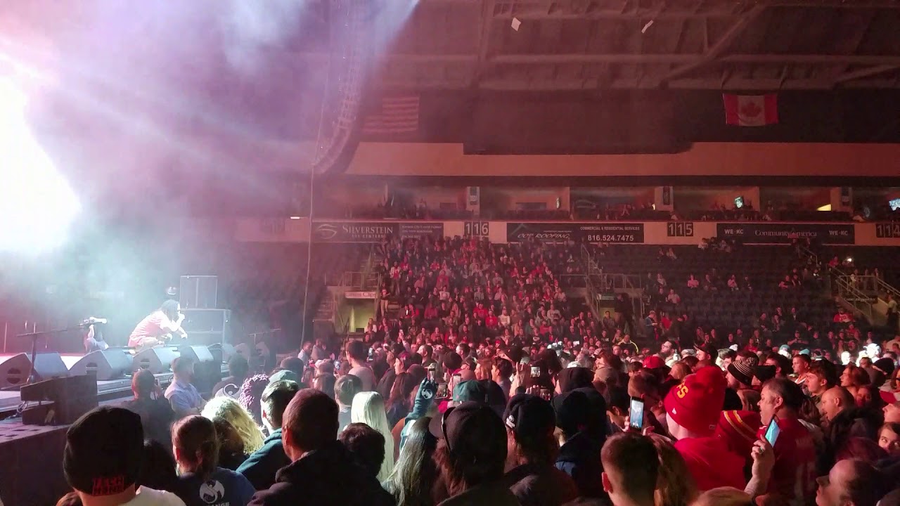 King Iso - Live in Kansas city - YouTube