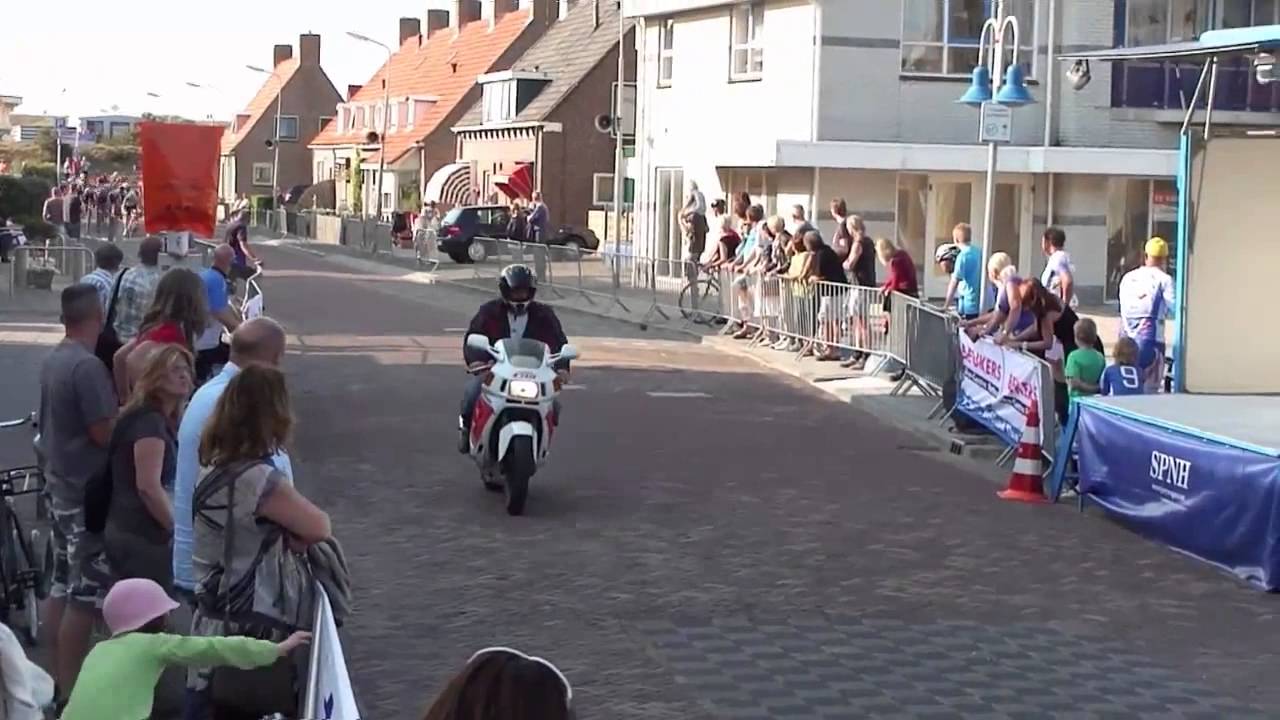 Hel van Petten 2011 Finish Criterium B - YouTube