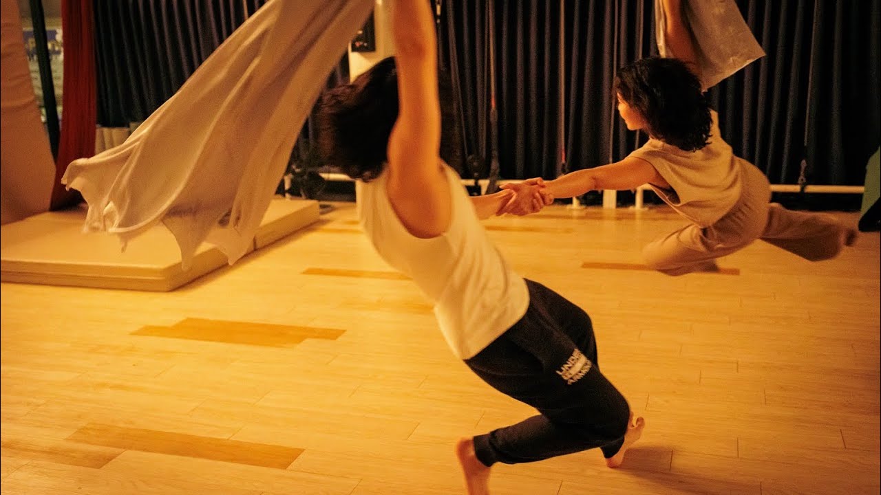 Anatomy of Falling - Hoyhon Circus at Park Silom (Trailer) - YouTube