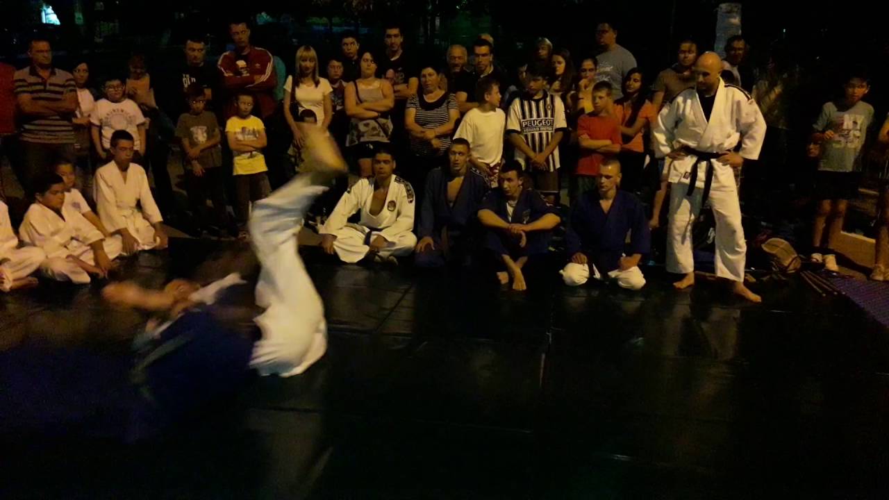 Jiu-Jitsu Club "SAMURAI" Demonstration (2/2) - YouTube