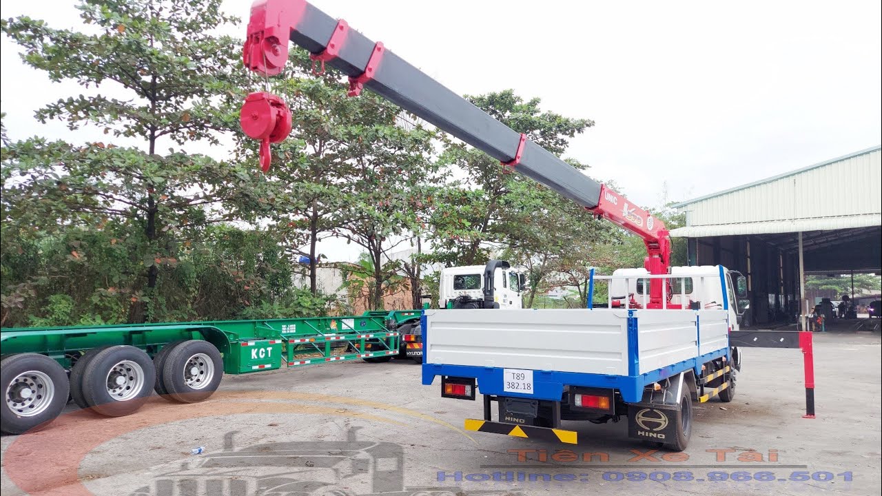 Xe cẩu tự hành 3.5 tấn Hino XZU730L gắn cẩu Unic 370, 5 khúc - YouTube