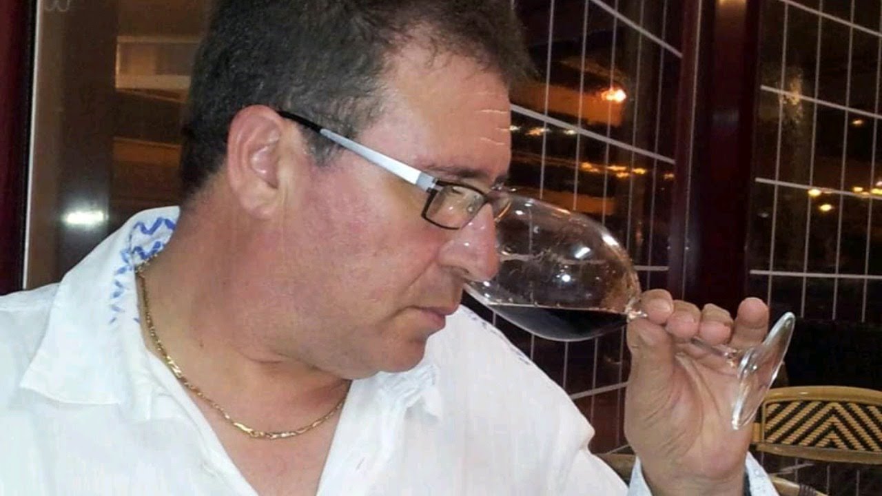 Juan Carlos Simó Simó - Una Vida dedicada al Vino - YouTube