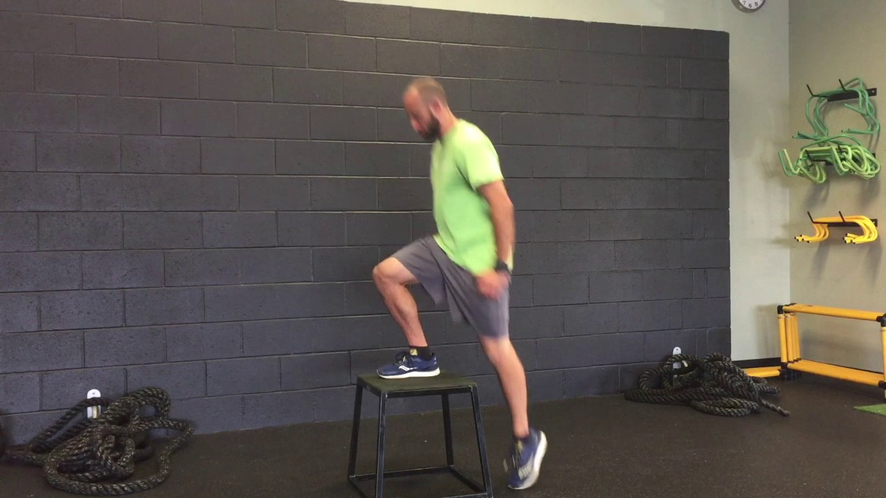 External Rotation Step-Up with Knee Drive - YouTube