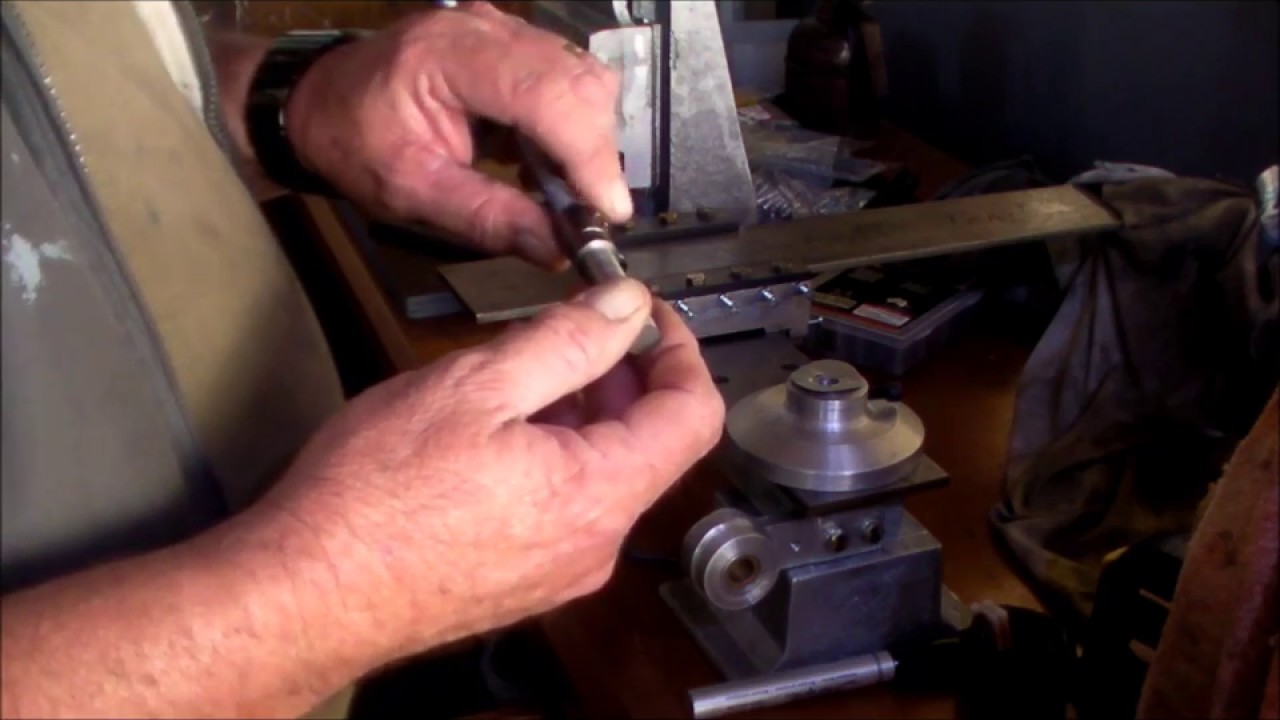 Building the Gingery Milling Machine 24, The Cross Feed Support - YouTube