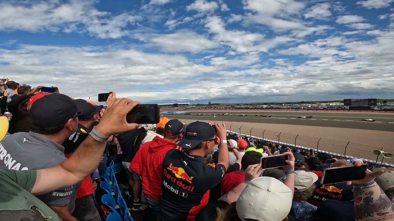 Formula 1 - 2022 British Grand Prix - Silverstone - Farm Curve - Race ...