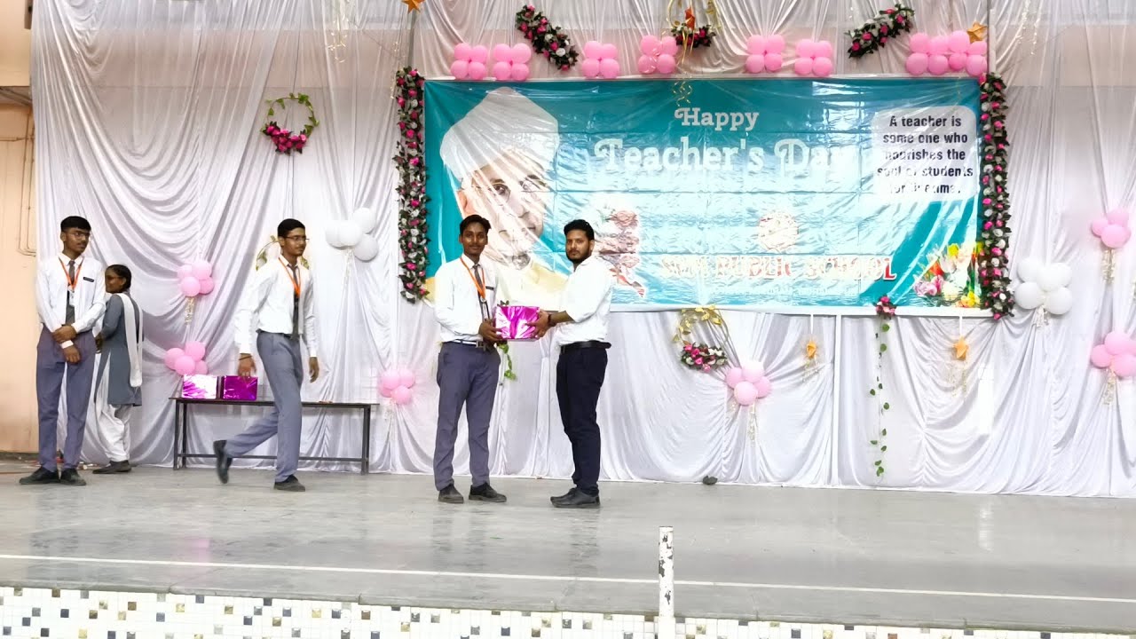 A wonderful dance by class 12 girls - YouTube