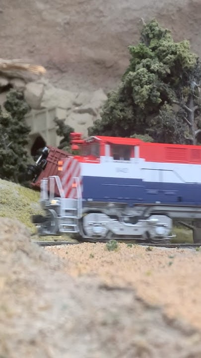 BCOL 642 on the mountains #sanantoniotexas #railfun #hoscale #funrun #fun #modeltrains #amre # ...