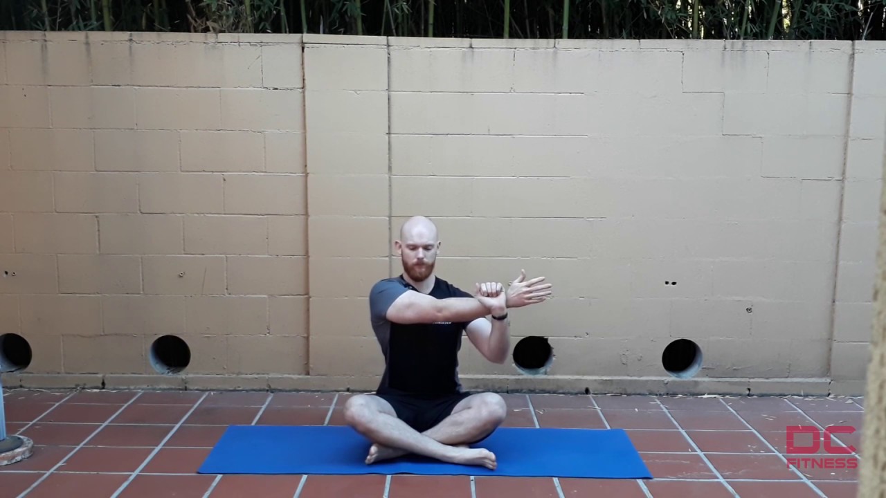 Cross Body Shoulder Stretch - YouTube