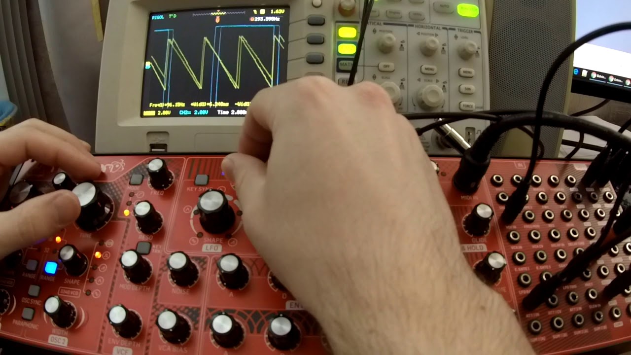 Behringer Neutron LFO modulations and SYNC - YouTube