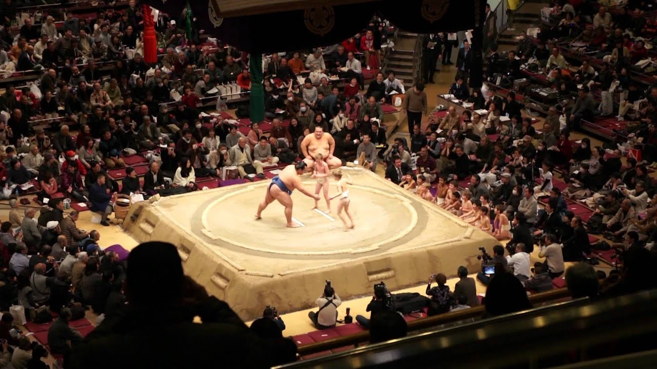 kids vs. sumo! - YouTube