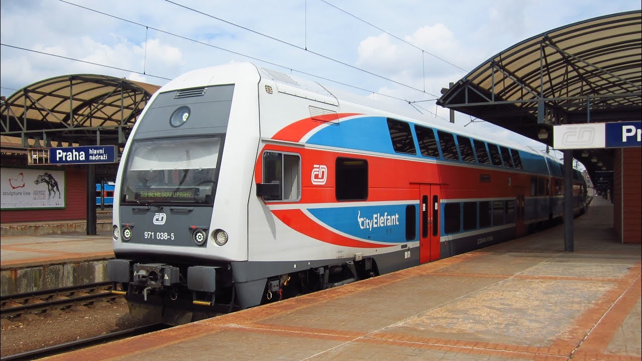 Vlaky Praha hl.n. - YouTube
