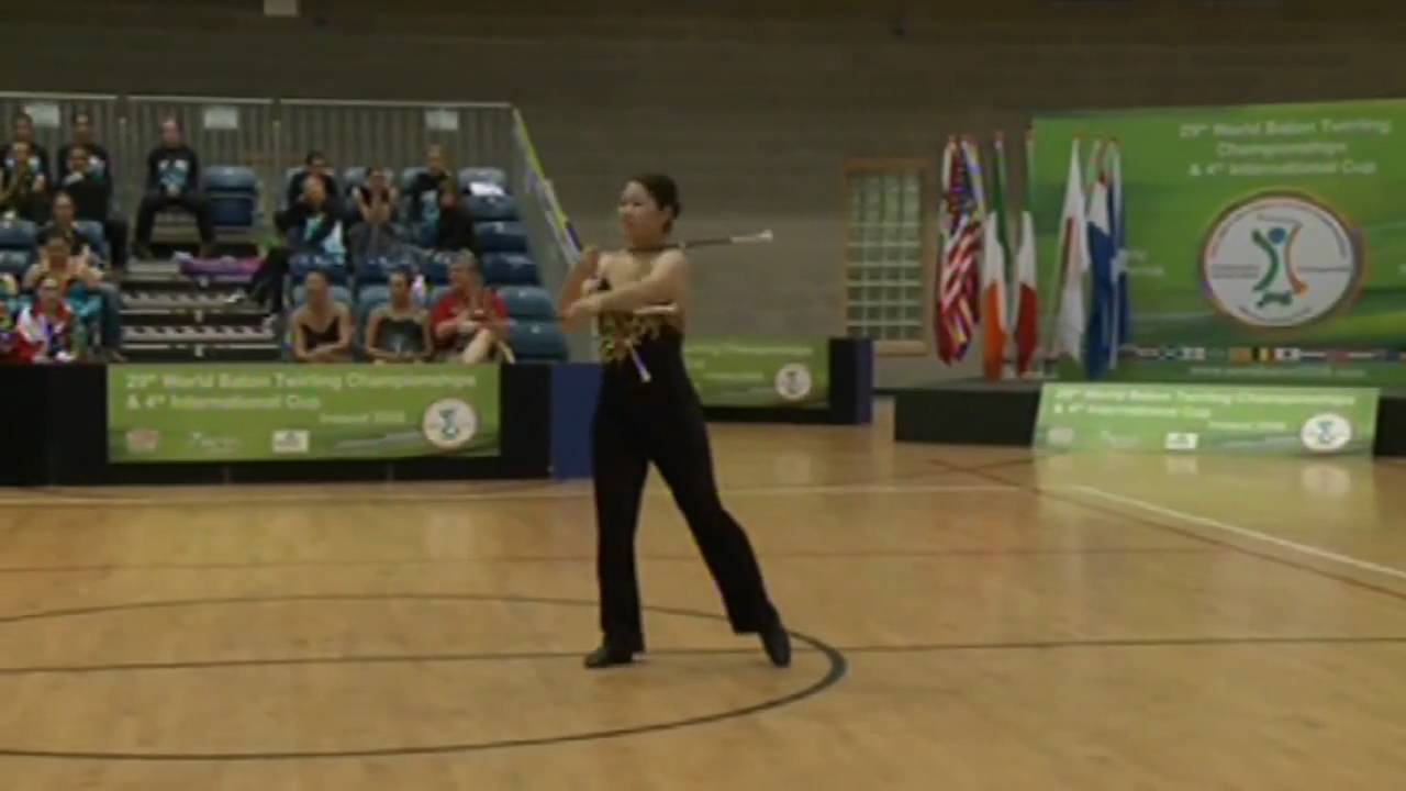 3 baton juggling 1 Japan - YouTube