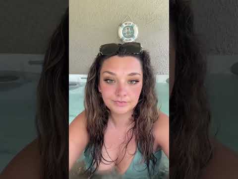 Periscope Beautiful Young Mom in Her Favorite Bikini 👙🌊 | Holiday Pool Day #LiveStream