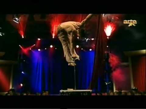 Andrey Koltsov hand-stand act. - YouTube