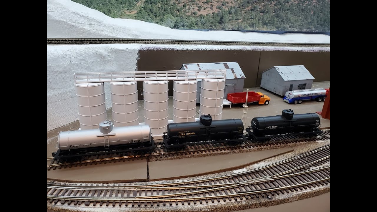 Walther's Trackside Oil Dealer Part 1. Adding Rust, Additional ...