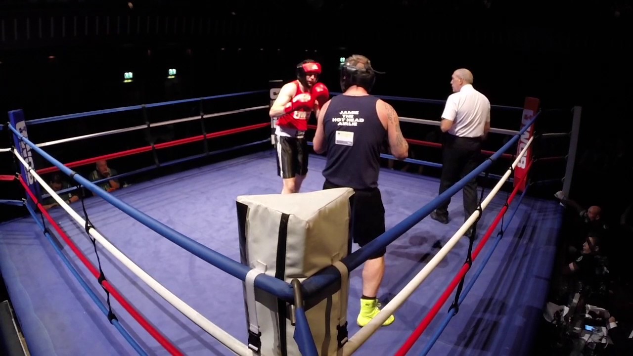 Ultra White Collar Boxing | Scunthorpe | Ben Moir VS Jamie Airlie - YouTube