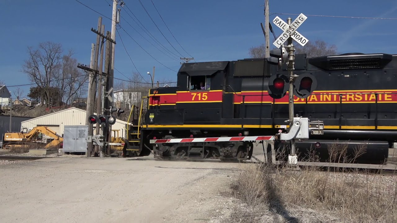 Railroad Crossings On The Iowa Interstate (IAIS) Blue Island Sub Pt 2 ...