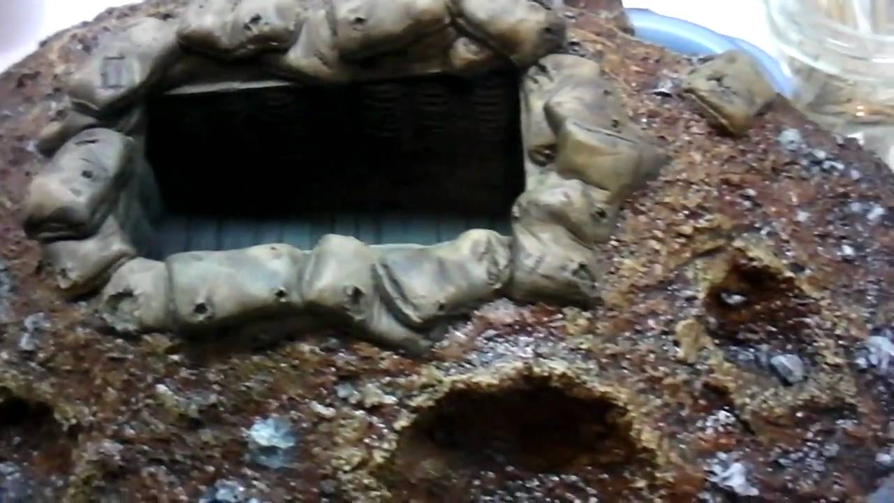 airbrushing attept on foxhole sandbags - YouTube