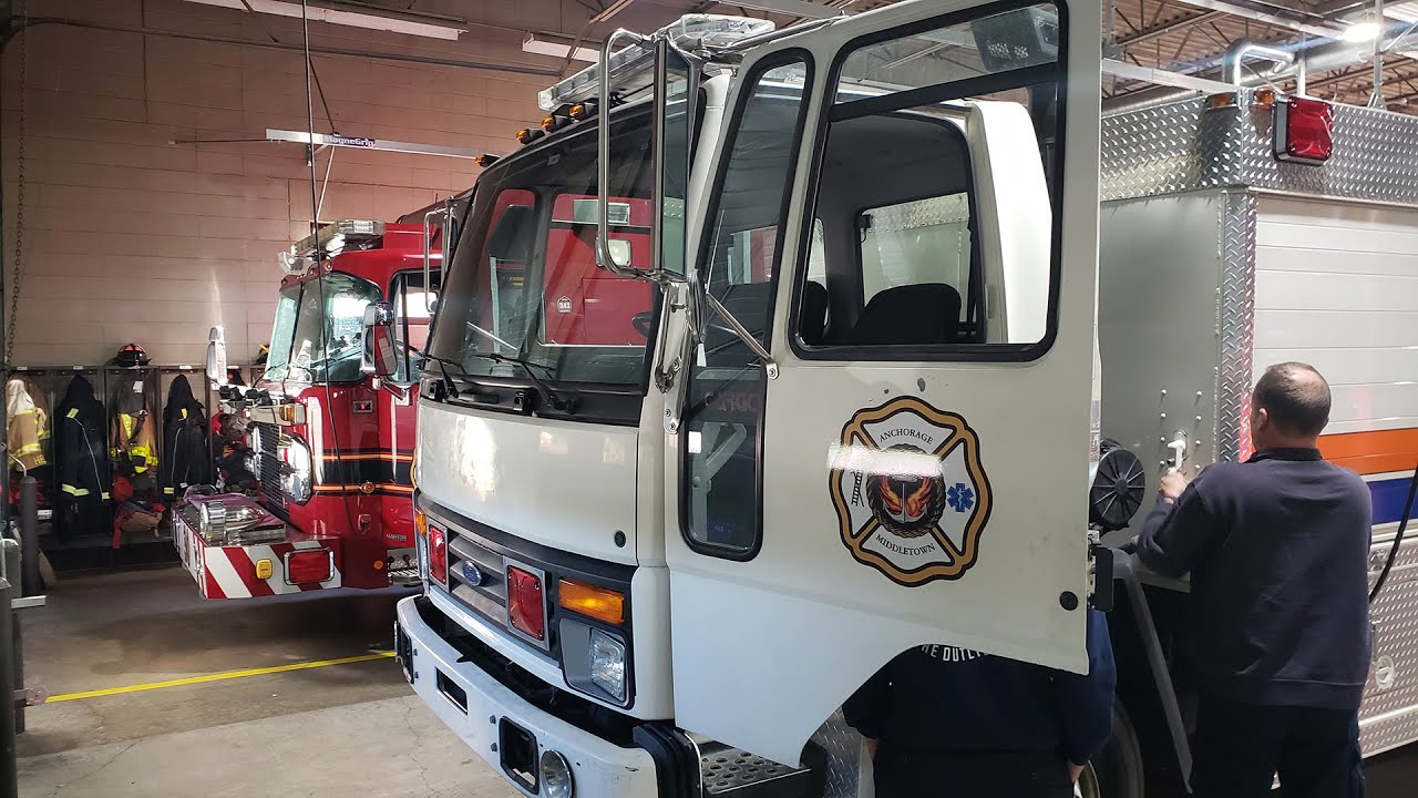 Anchorage-Middletown Fire Heavy Rescue Truck Tour - YouTube