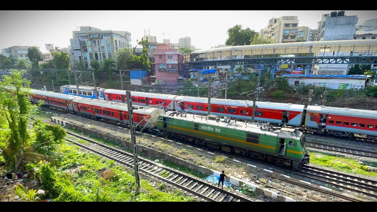 WCAM-2 Honking and WAG-9 Acceleration in One Video at Ghatkopar - YouTube