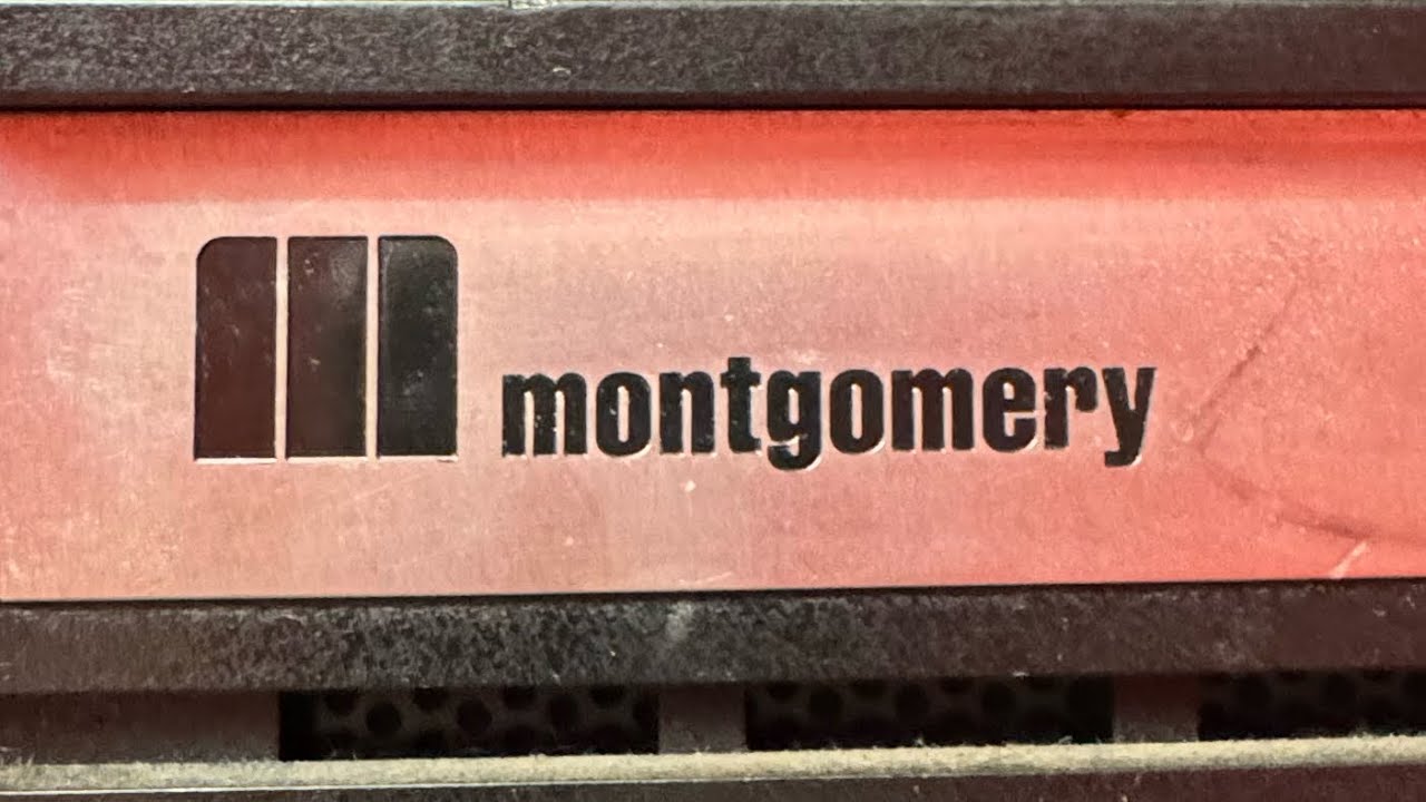 Worn Out Montgomery Vector Hydraulic Elevator at Lloyd Center Mall ...