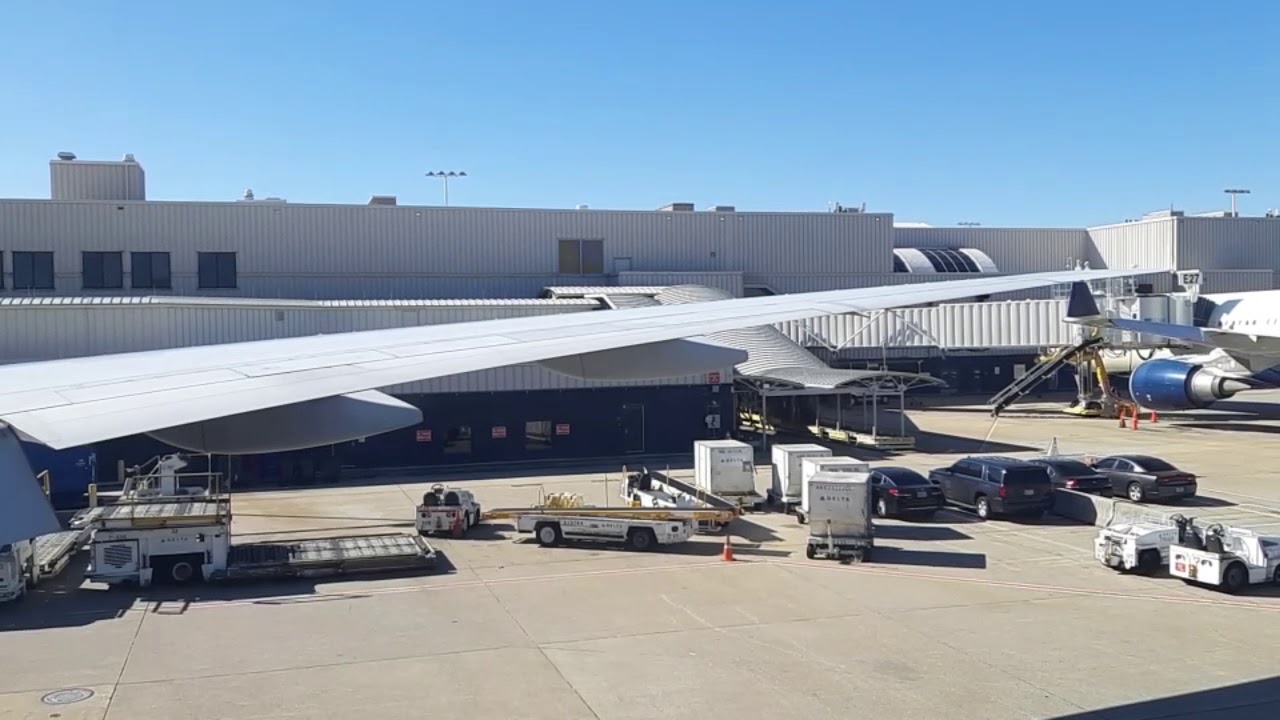 Delta Airlines Boeing 777-200LR Pushback, Taxi and Takeoff from Atlanta ...