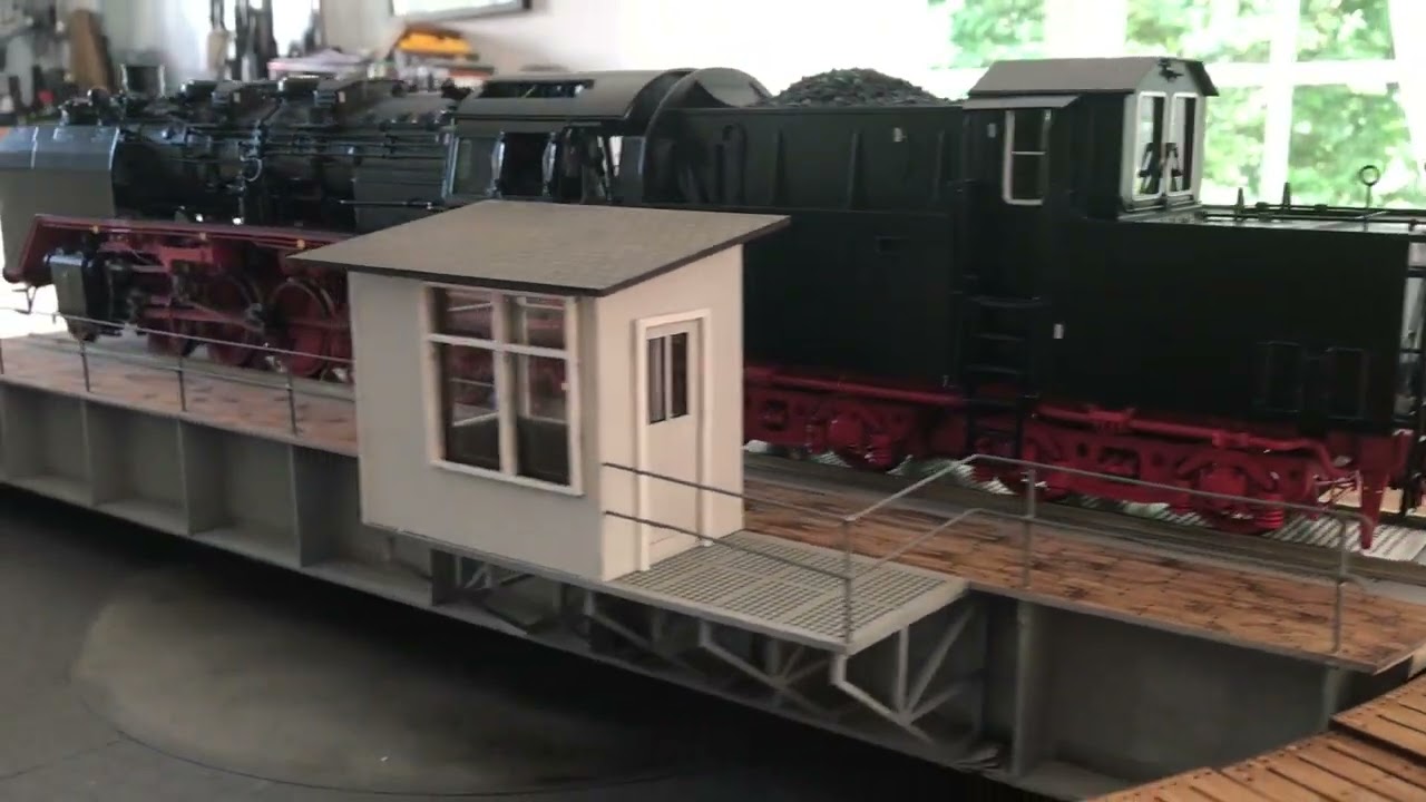 BR 50 Kabinentender auf 23 Meter Drehscheibe - YouTube