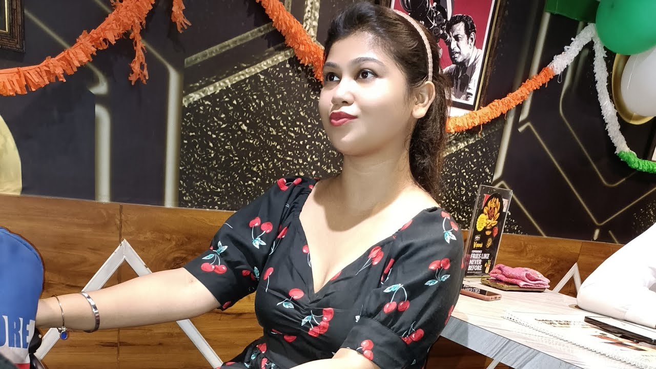 today girls outing day..🥰🥰we all are going to chai sutta bar..🥰💃 - YouTube