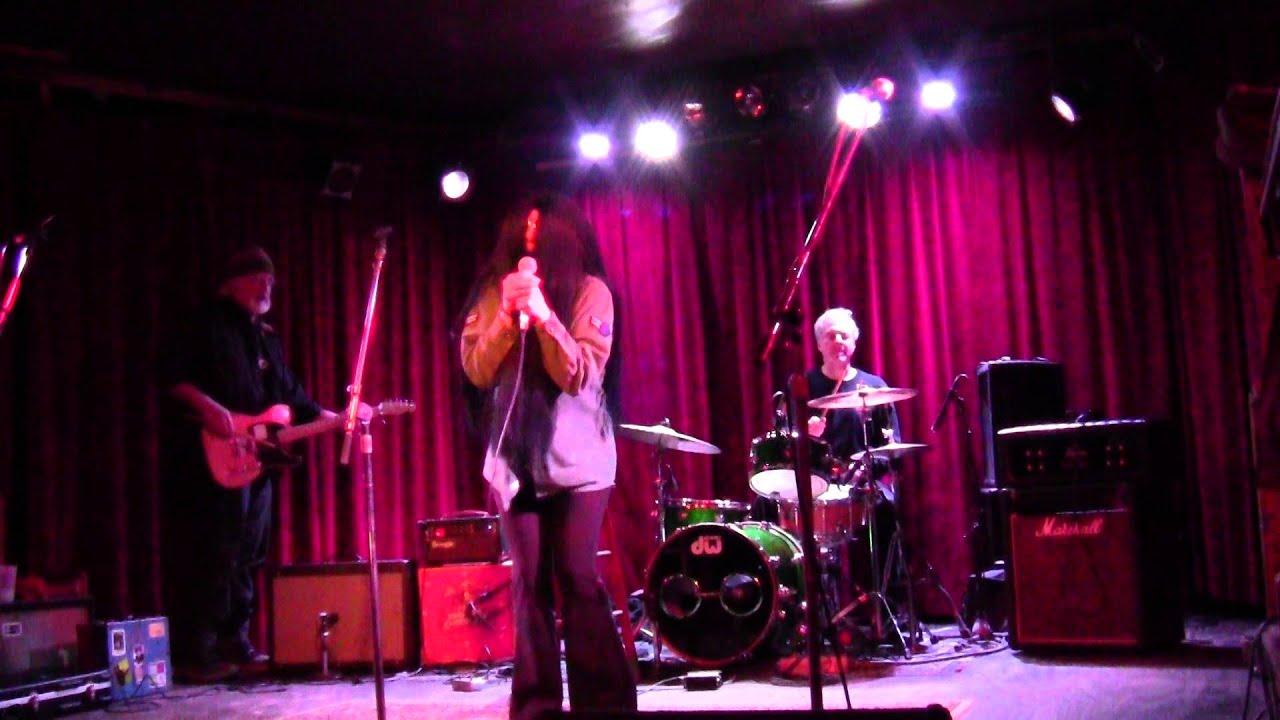 Yoko Ono Sings the Hits of the Beatles - YouTube
