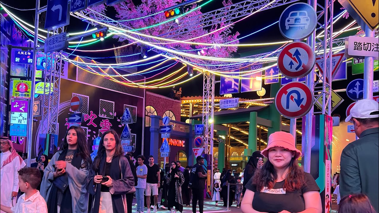 Beautiful sightseeing Inside the CityWalk (Jeddah season 2023) - YouTube