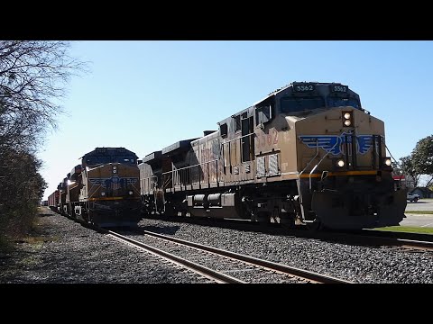 UP 5562 Leads Northbound Herzog Train Passed Tied Down Herzog Train In Buda, Texas - 12/31/2024 ...