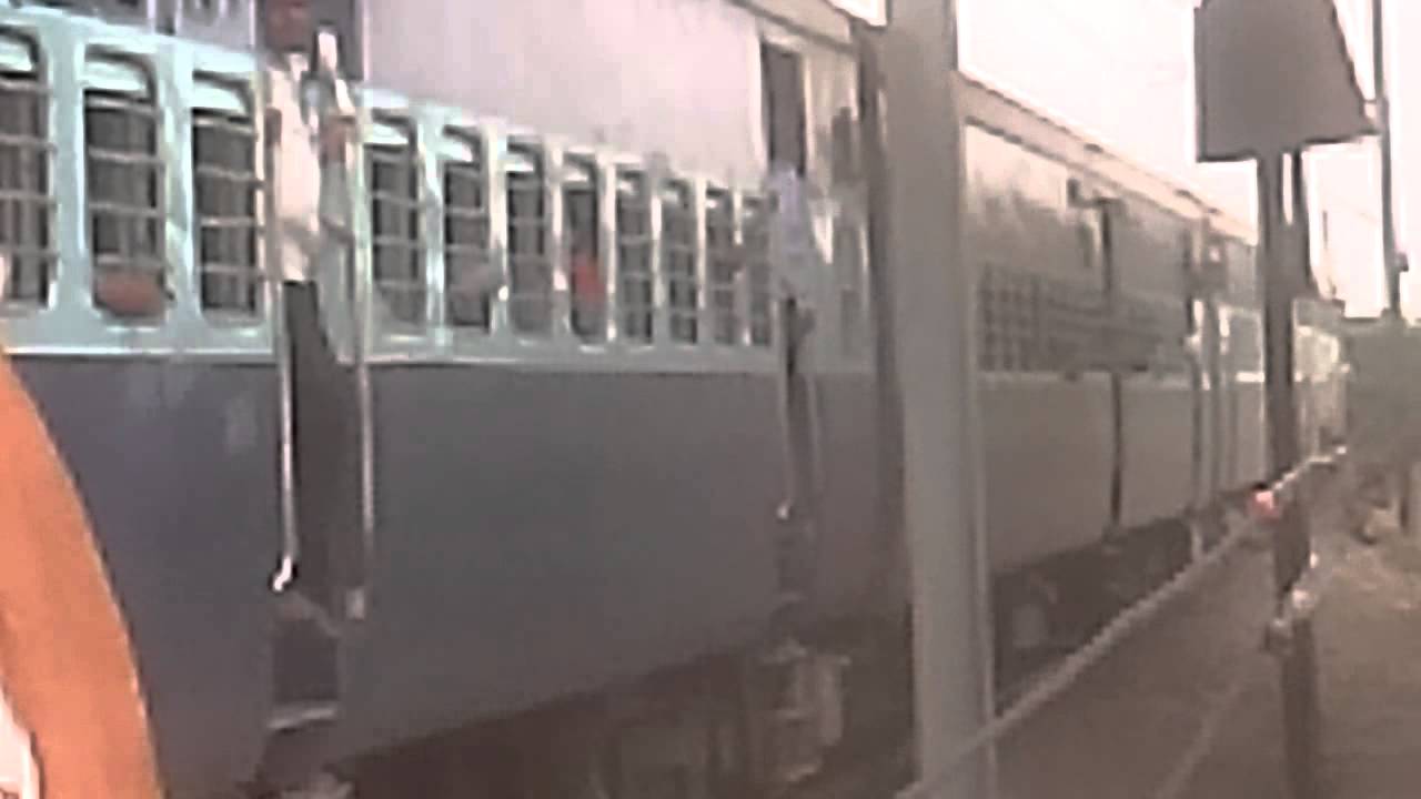 Kanpur Varanasi Varuna Express - YouTube