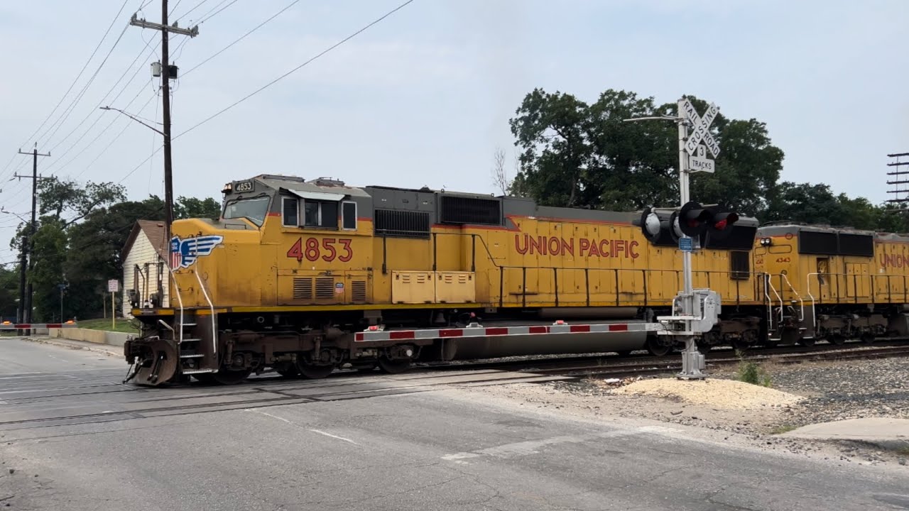 WB UP Mixed Freight Train @ N Pine St. | San Antonio, TX - YouTube