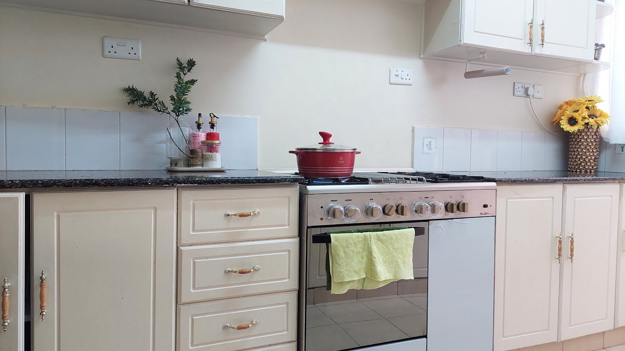 SUNDAY KITCHEN RESET//restock and tidying up. - YouTube