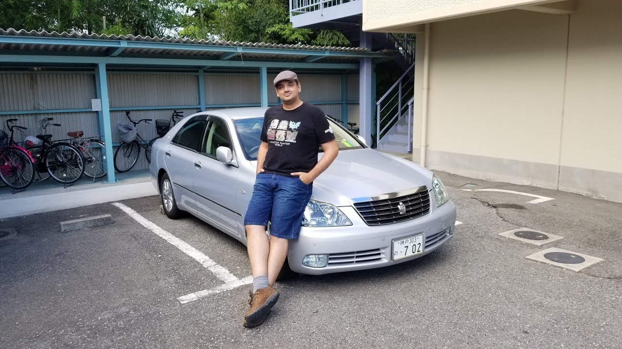 Toyota Crown Royal Saloon - Cam 360° 4k em Ryugasaki, ibaraki. Japão ...