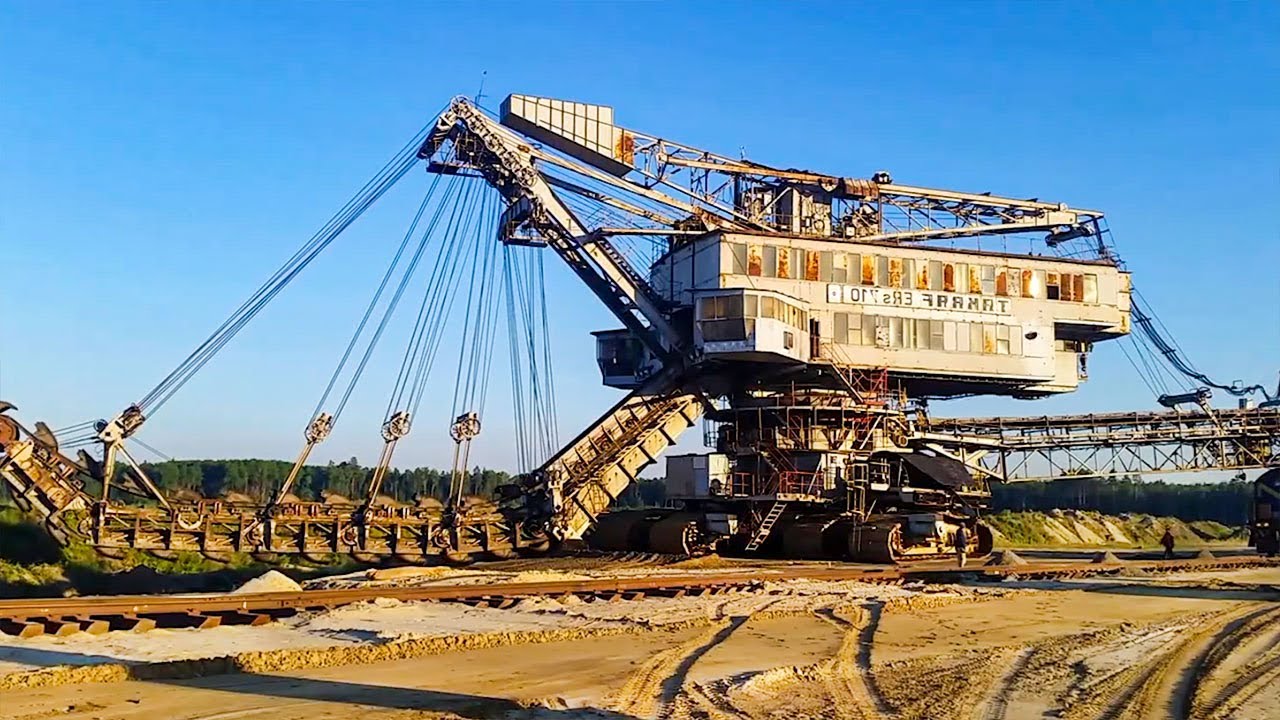 Large Machinery Operating in Difficult Terrain - Heavy Equipment Fails ...