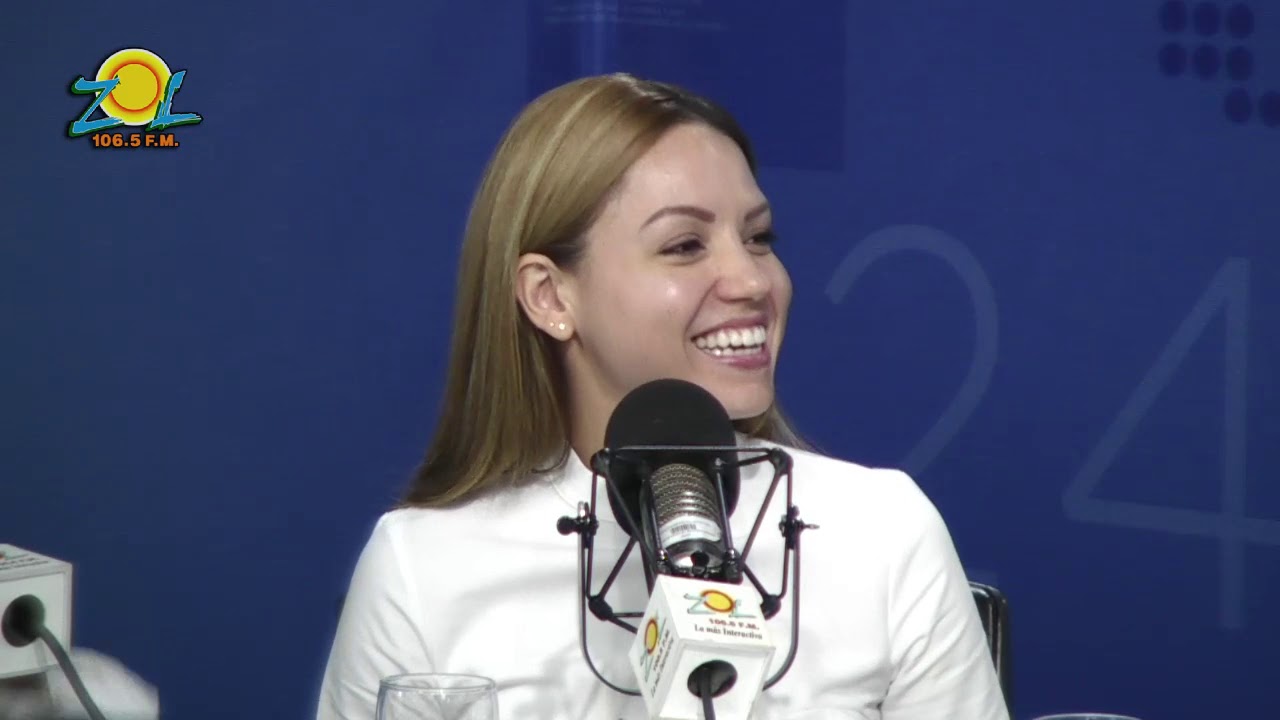 Lorenna Pierre nos habla sobre de como inicia en la comunicación - YouTube