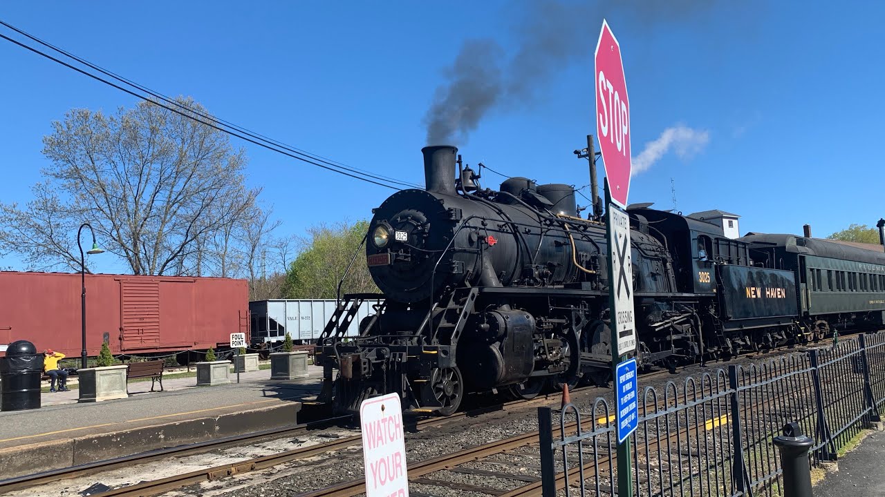 Chasing The Connecticut Valley Railroad New Haven 3025 - YouTube