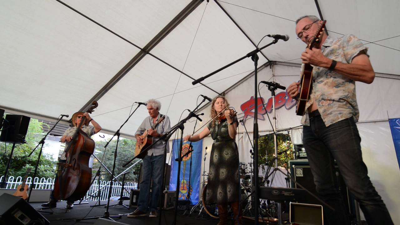 The Sideshow Allies band playing at fairbridge festival 2016 7598 - YouTube