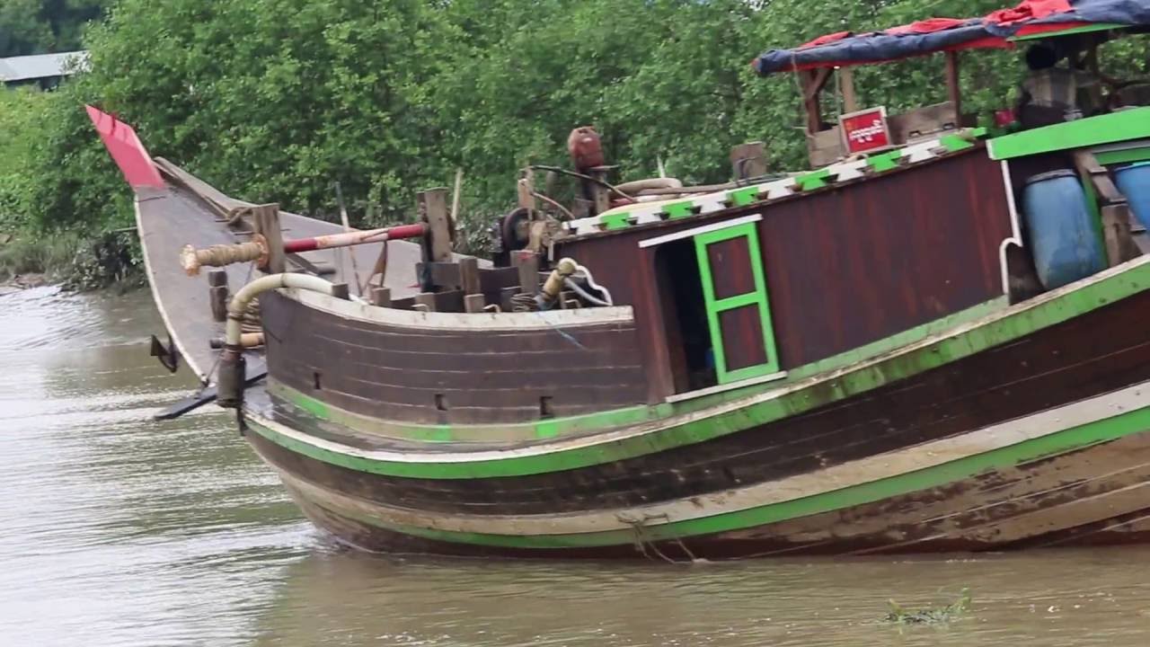 Myanmar River Boats - YouTube