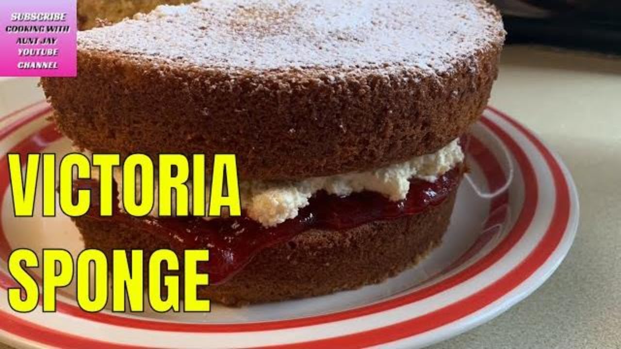 EASY VICTORIA SPONGE CAKE RECIPE / How to Make Victoria Sponge Cake ...