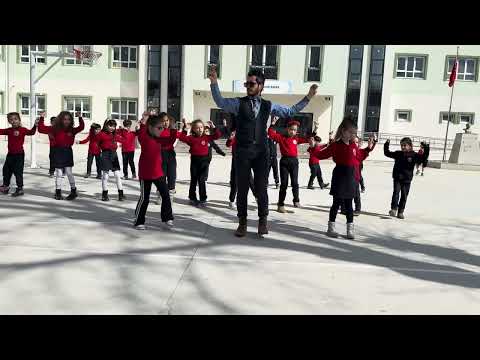 Edalı da modali yar 23 Nisan gösterisi mükemmel koreografi 