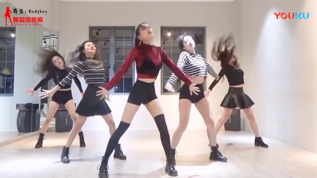 🔴 Short Girl Dance Videos ️the Screen Is Full Of Legs, The Domestic ...