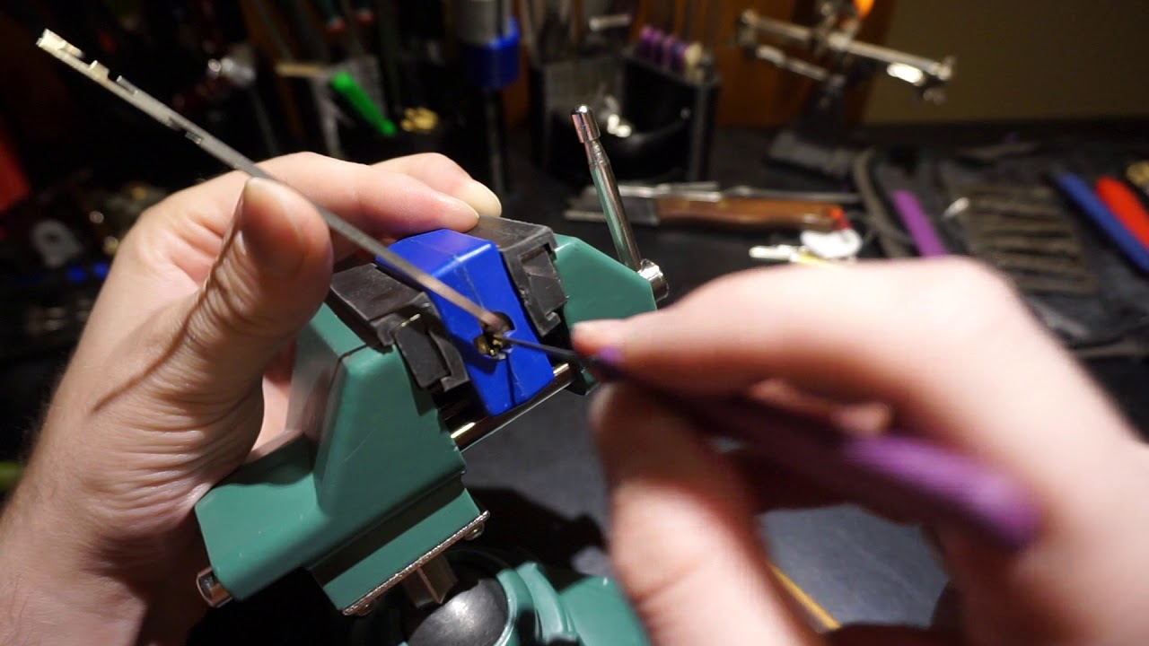 #Stock Lock Sunday plastic body Master Locks - YouTube