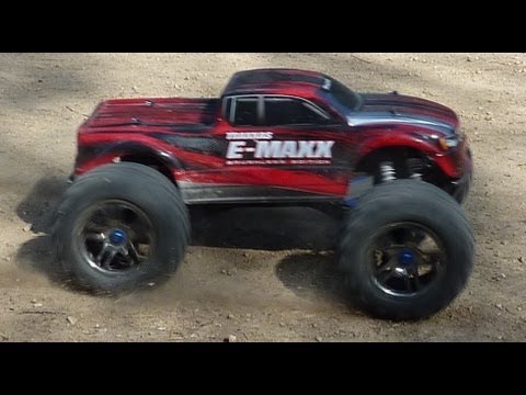 Traxxas E-Maxx Brushless [OffRoad Track] - YouTube