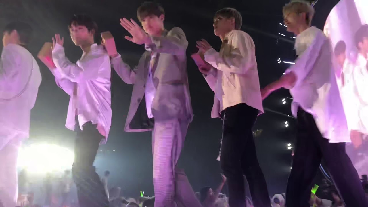 180512 [2018 Dream Concert] The Parade of Idols - YouTube